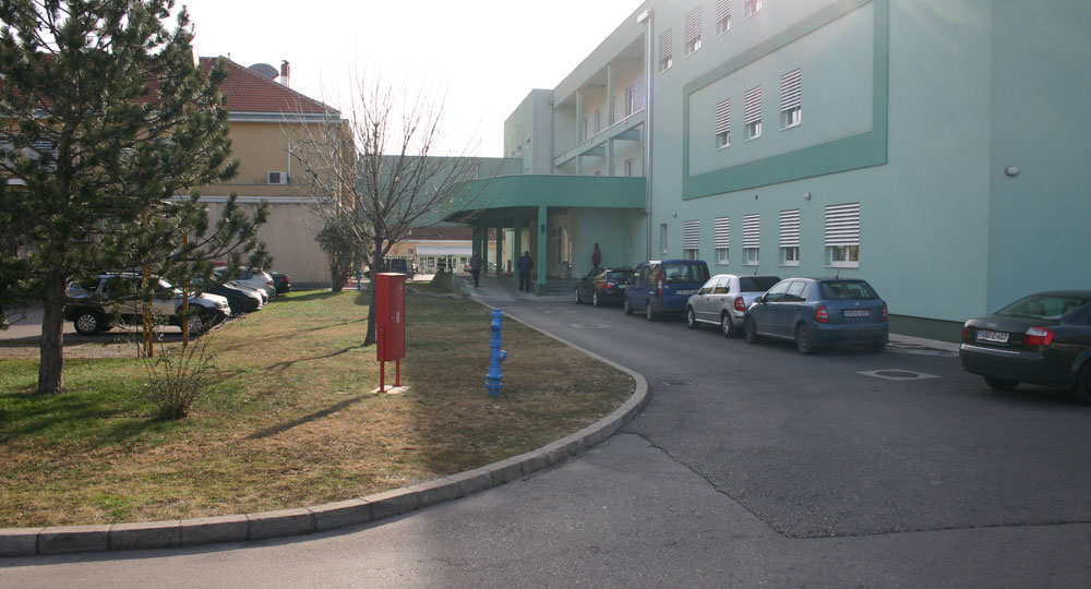 Infectious diseases and pulmonary wards at Mostar hospital at full ...