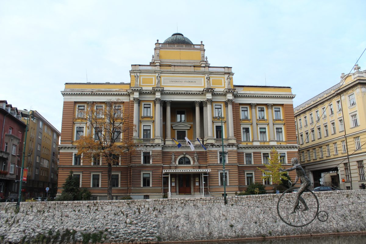 Hoće li profesori i uposlenici UNSA-e ostati bez plata: "Drže ih kao ...