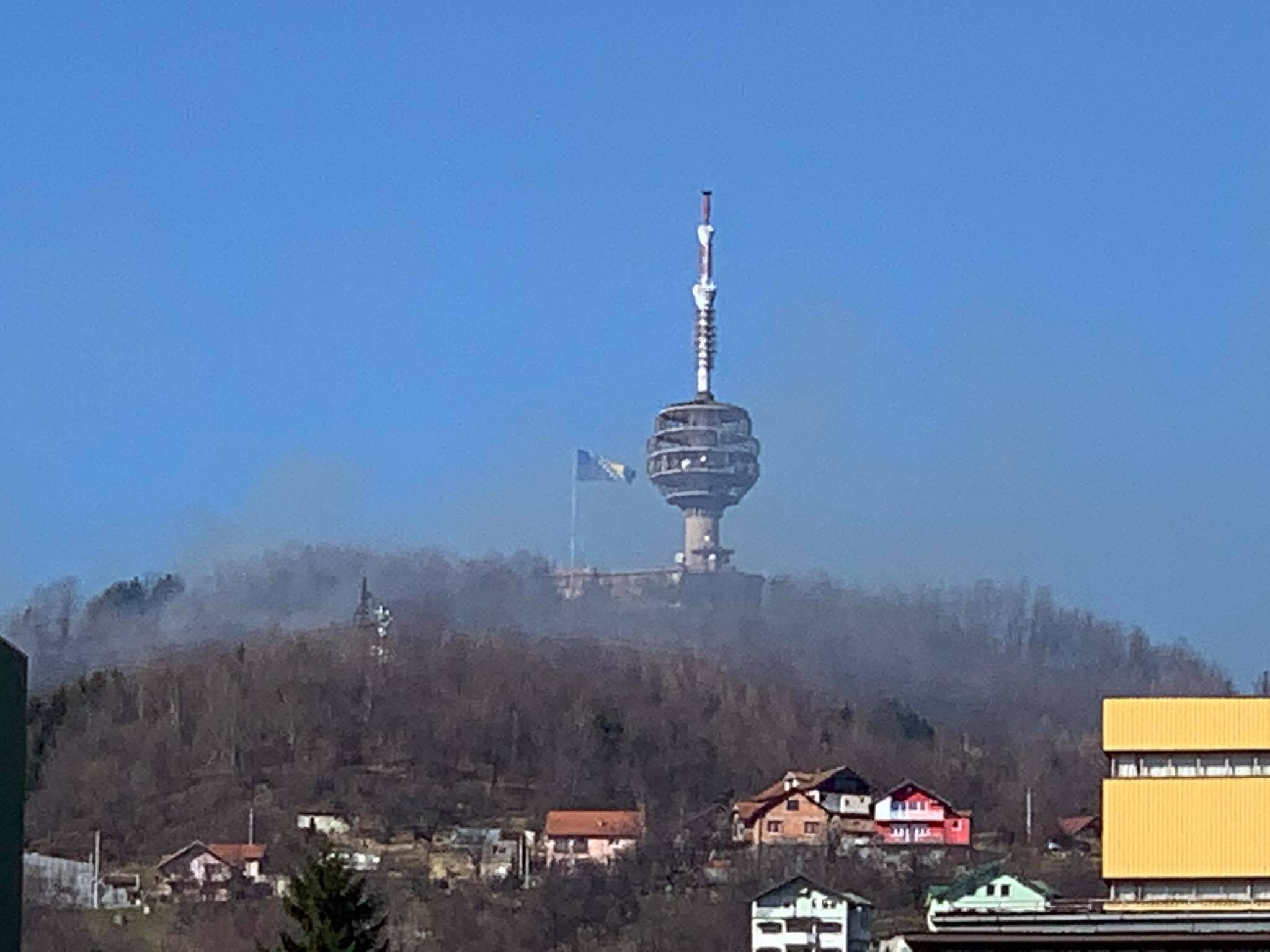 Požar na brdu Hum u Sarajevu - N1