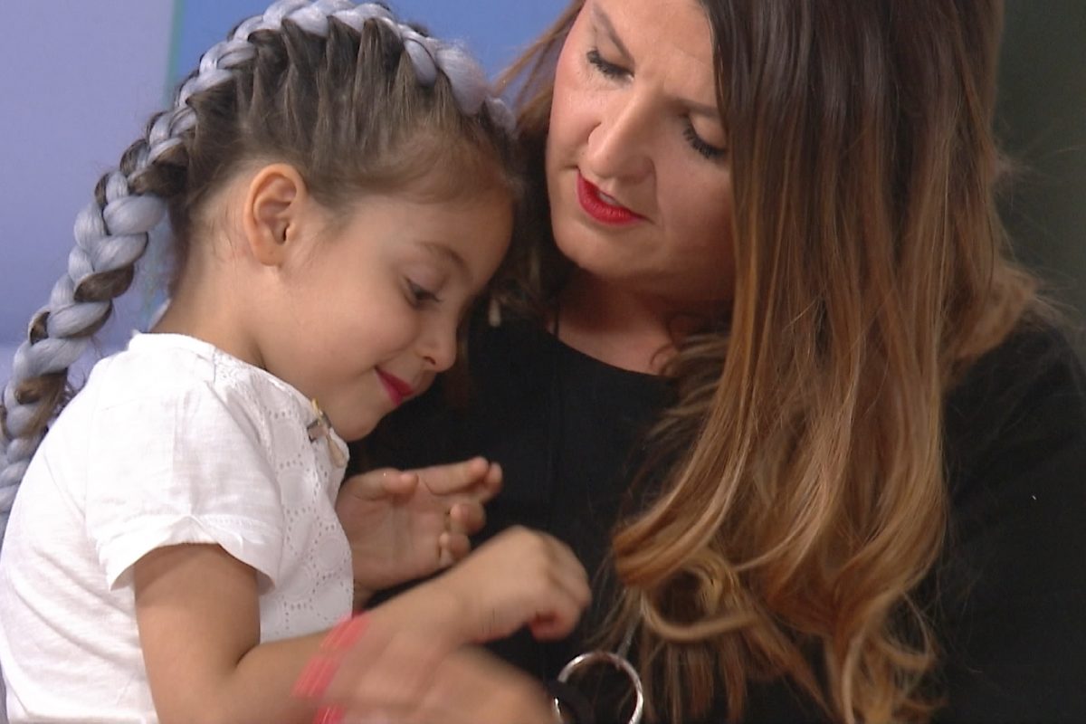 How Ajla Mujanovic became 'mama' to a little Syrian girl - N1