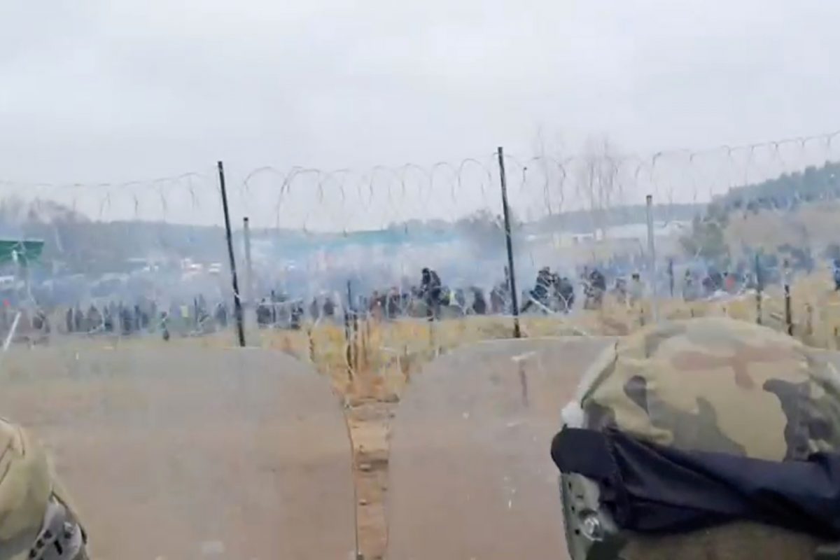 Violence erupts on Poland-Belarus border over migrants - N1