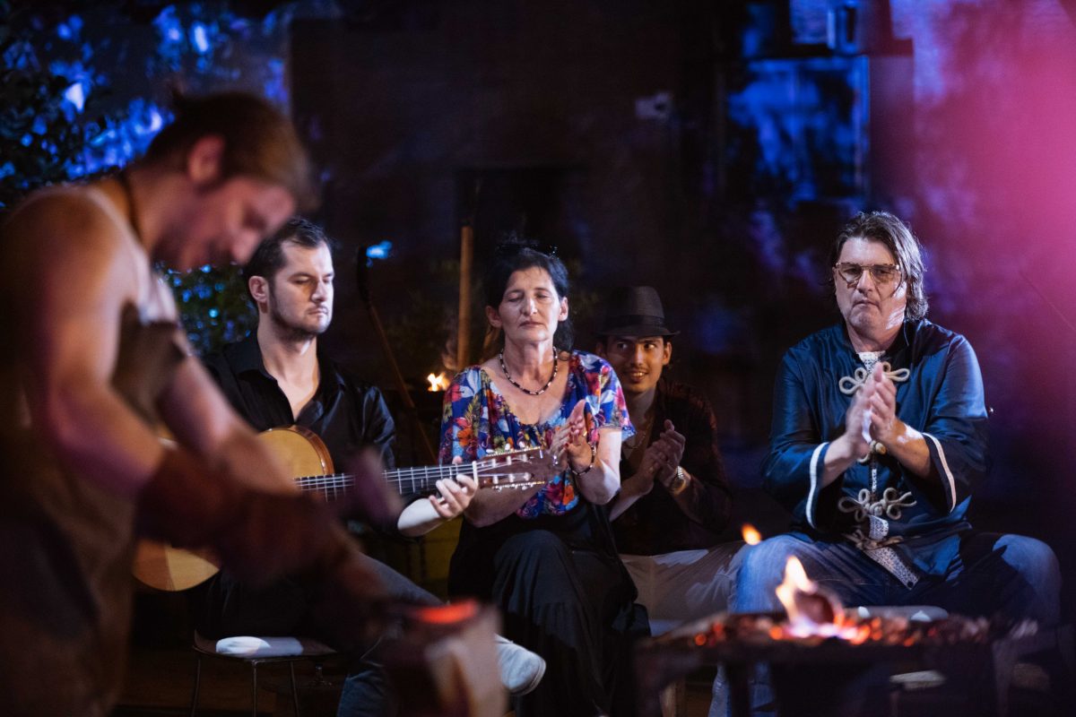 Čuvena sevdalinka "Mujo kuje konja po mjesecu" u modernoj verziji za ...