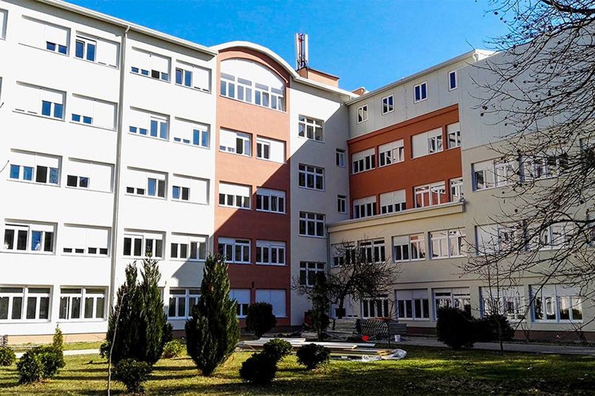 Podignuta optužnica nakon što je beba pala na pod u Foči: Primili mito ...