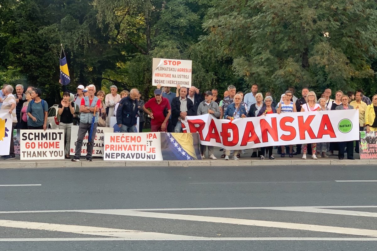Na protestima ispred OHR-a zatraženo da se promijeni ime BiH - N1