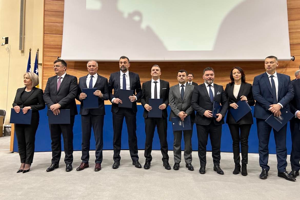 Ko su novi ministri? Presude, kafanske tuče, nasilje... (INFOGRAFIKA) - N1