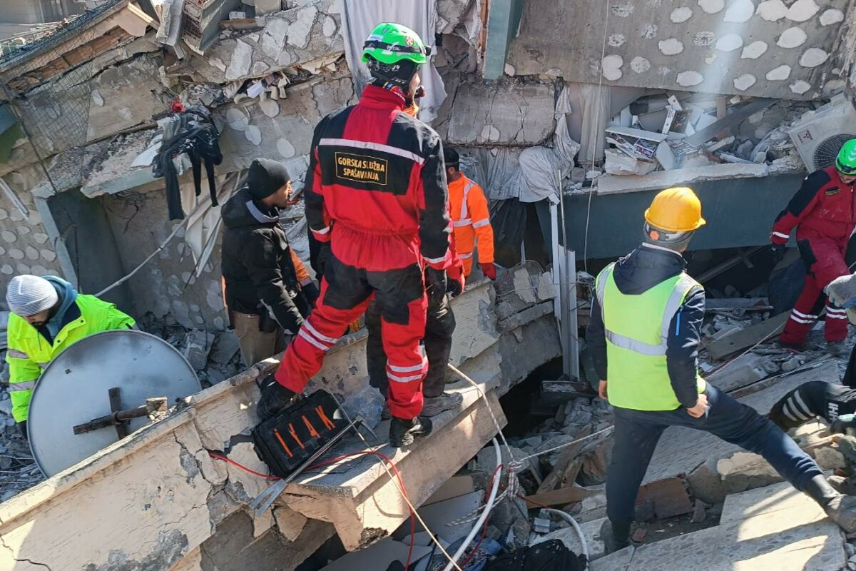 Bosnian team rescues man who was trapped under debris for 80 hours in ...