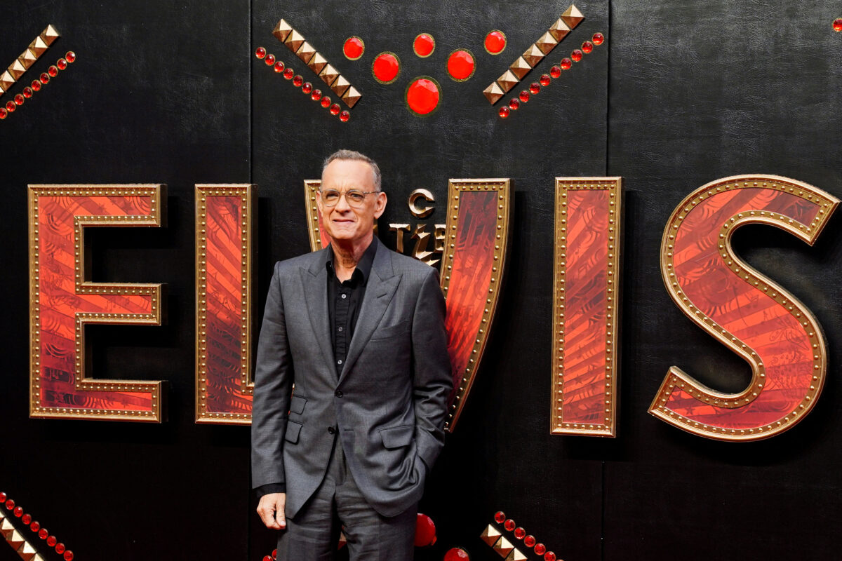 Tom Hanks dobio Zlatnu malinu za ulogu u "Elvisu" - N1