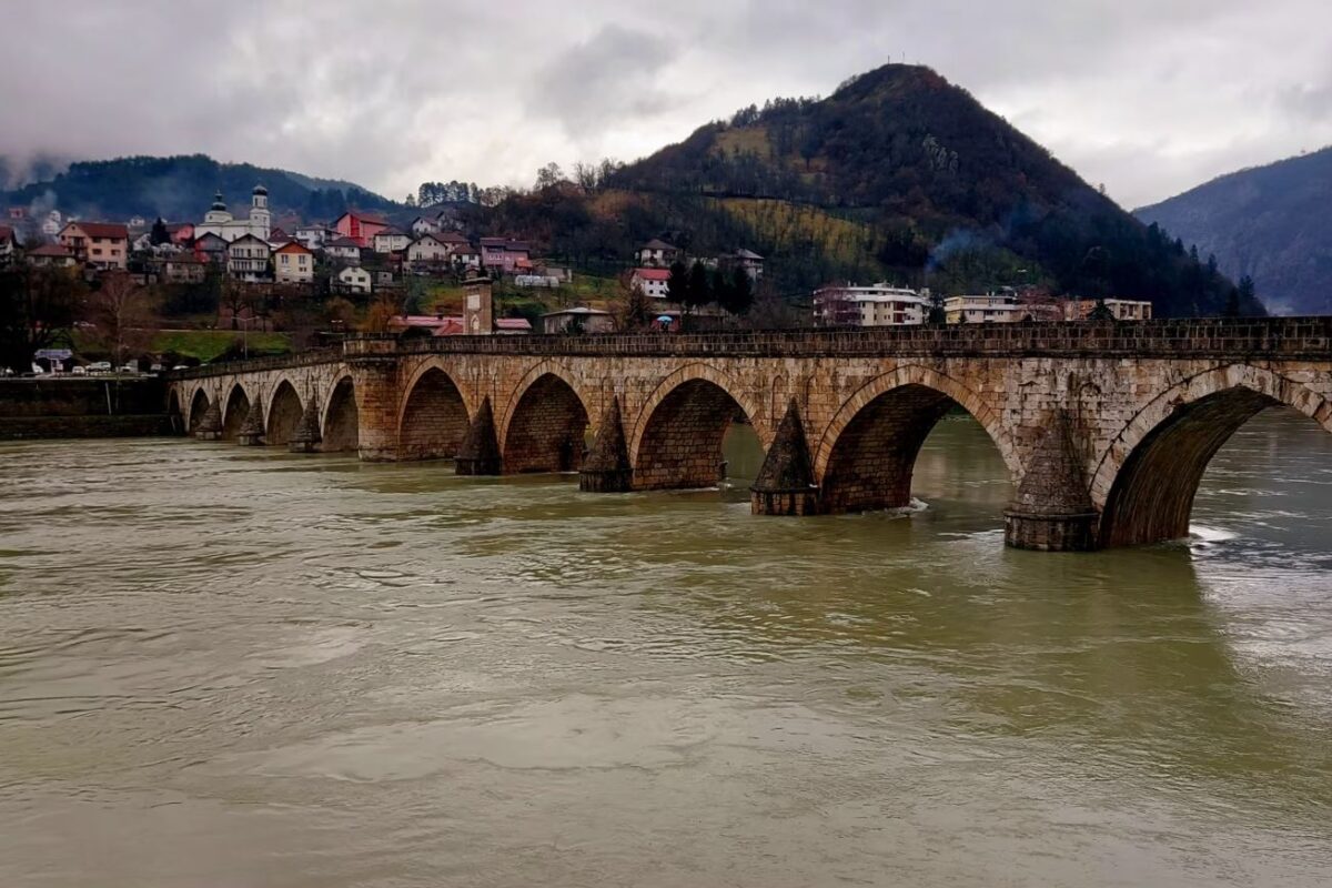 Marking 31 years since the Visegrad atrocities: 3,000 roses for 3,000 ...