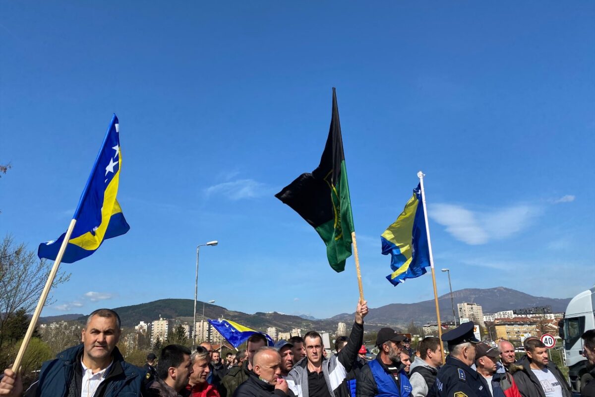 Blokiran magistralni put M-17, zenički rudari ne odustaju od borbe - N1