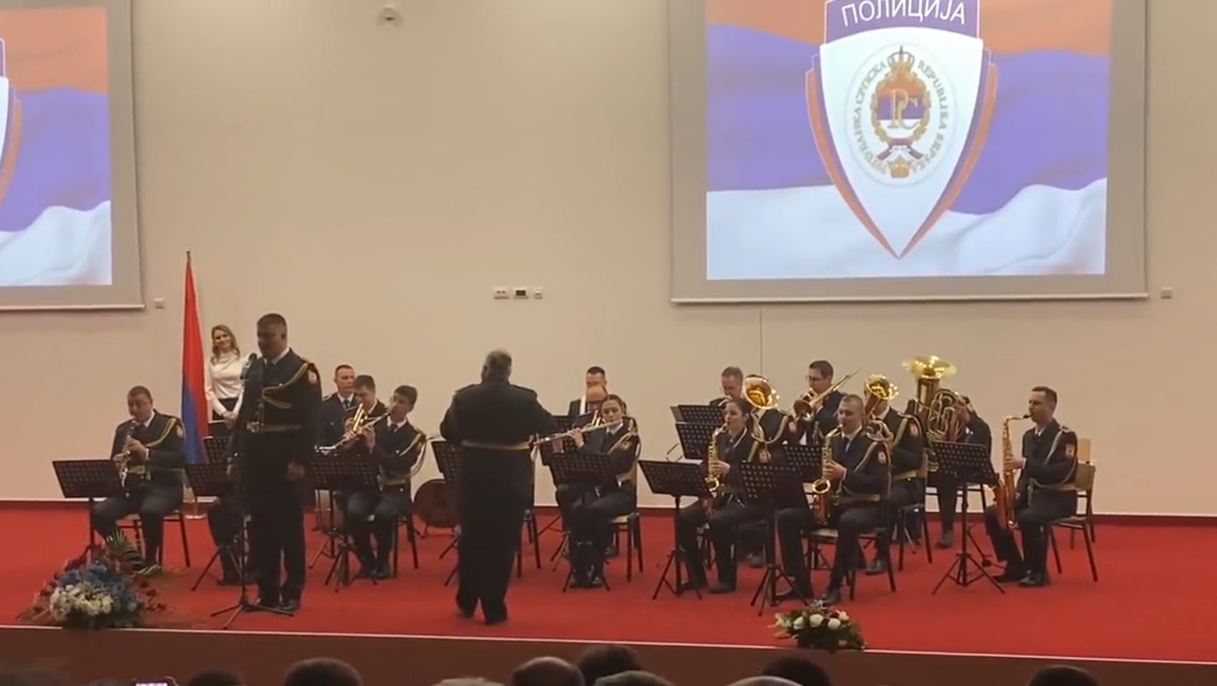 Policijski orkestar MUP-a RS proslavio svoj dan uz pjesmu "Žene vole ...