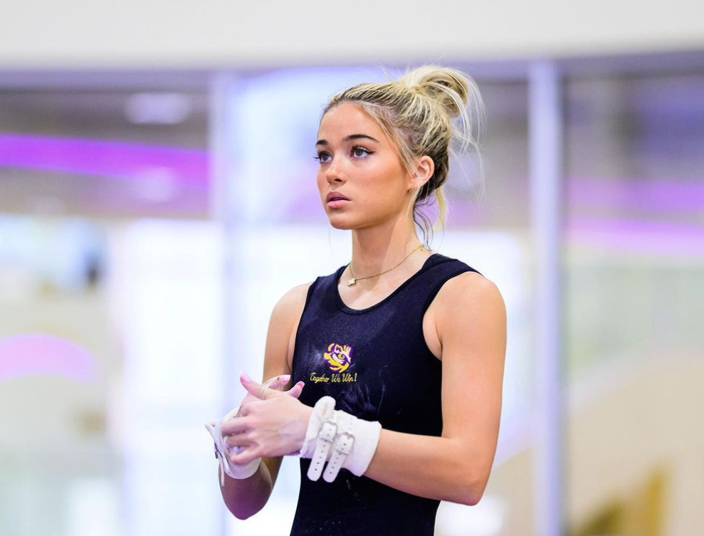 Ova gimnastičarka je toliko lijepa da je moraju čuvati zaštitari - N1