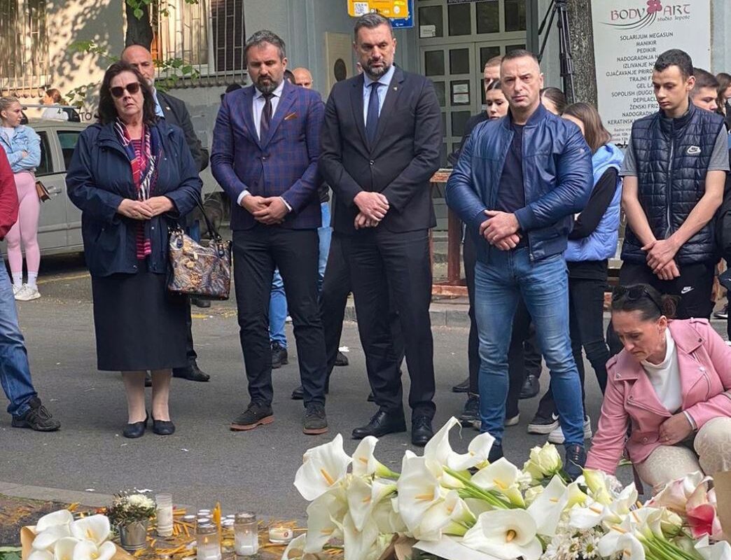 Bosnian officials visit Belgrade to pay tribute to victims of school ...