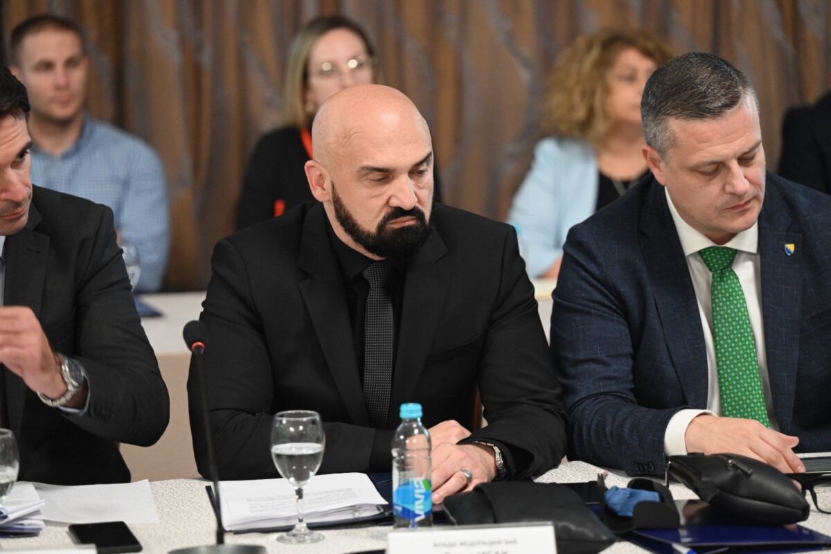 Nakon sjednice vlada: Isak najavljuje intenziviranje saradnje sa MUP-om ...