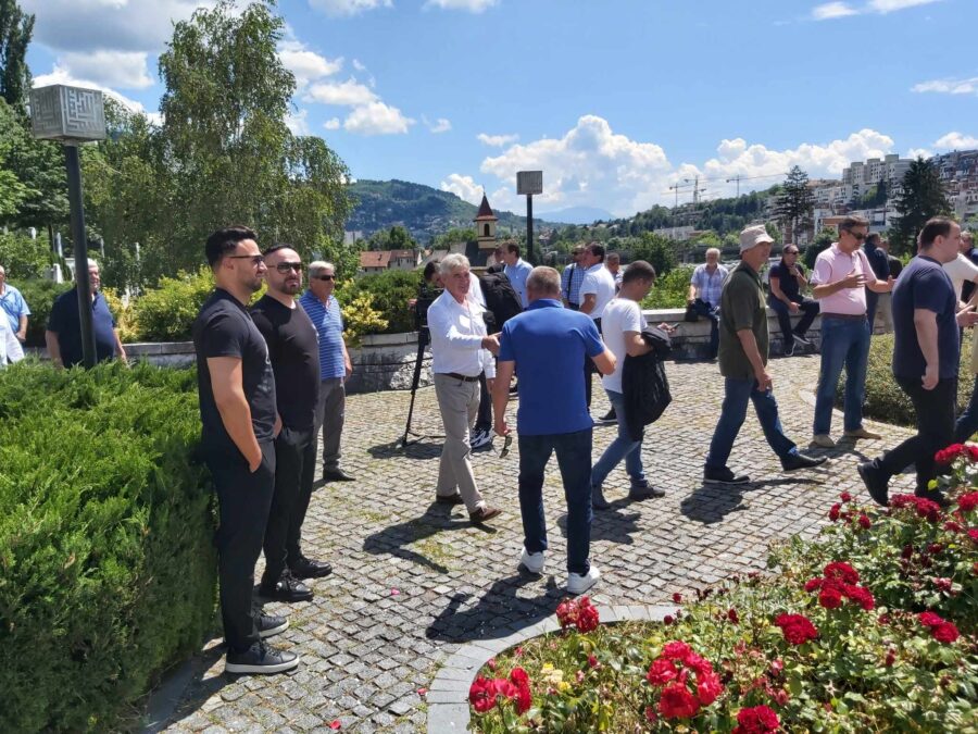 Klanjana dženaza legendarnom Vahidinu Musemiću u Sarajevu | novi.ba