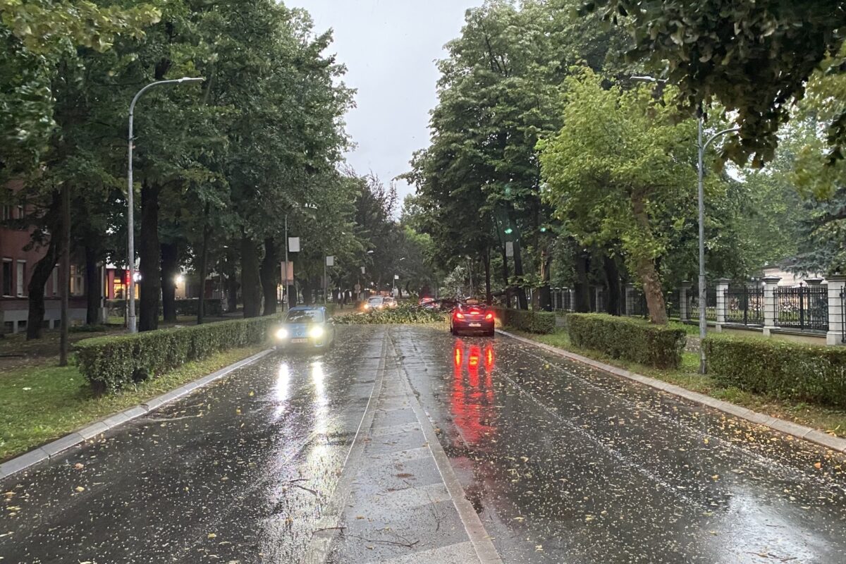 Saznajte gdje će u BiH vrijeme danas biti "opasno": Oluje, kiša ...