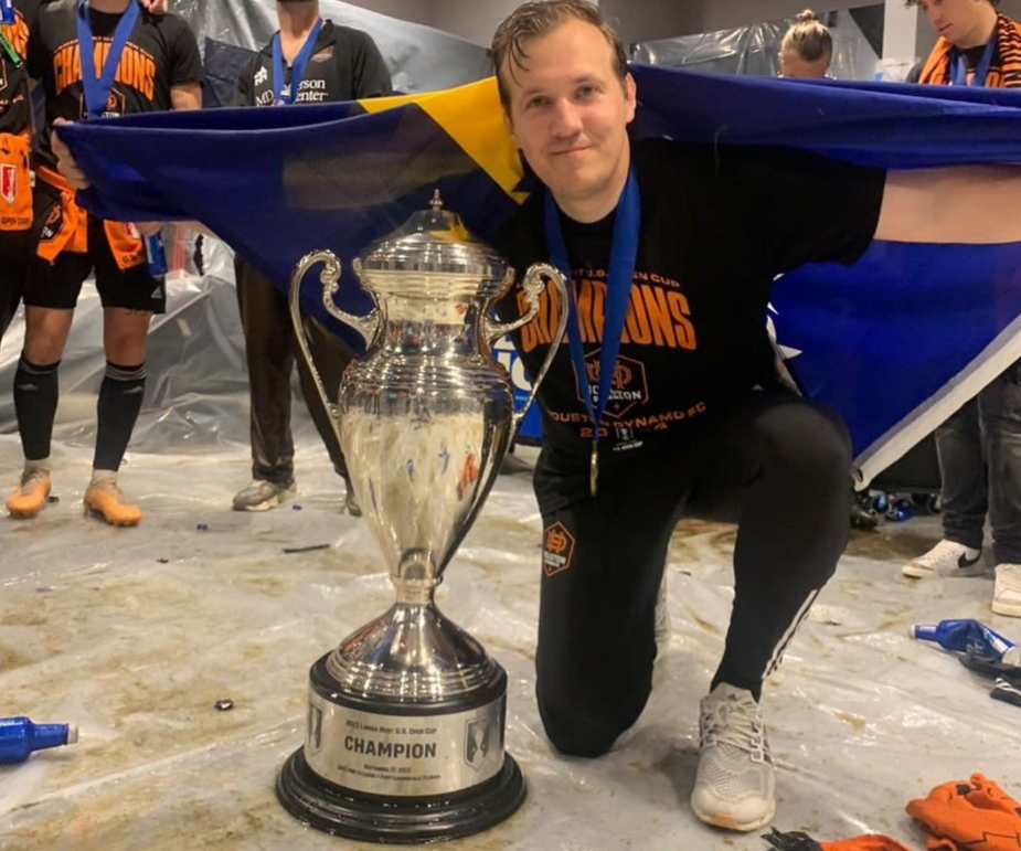 Bosanac u velikom finalu slavio ispred Lea Messija: Trofej proslavio sa ...