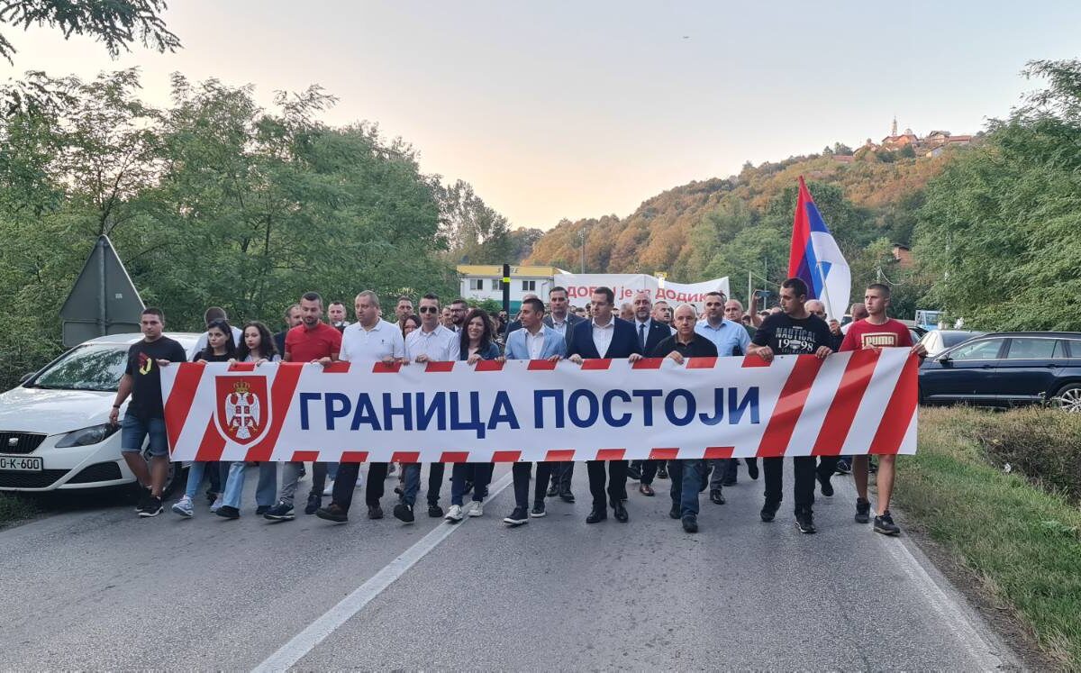 Protesti pristalica SNSD-a na međuentitetskoj liniji kod Doboja: "RS je ...