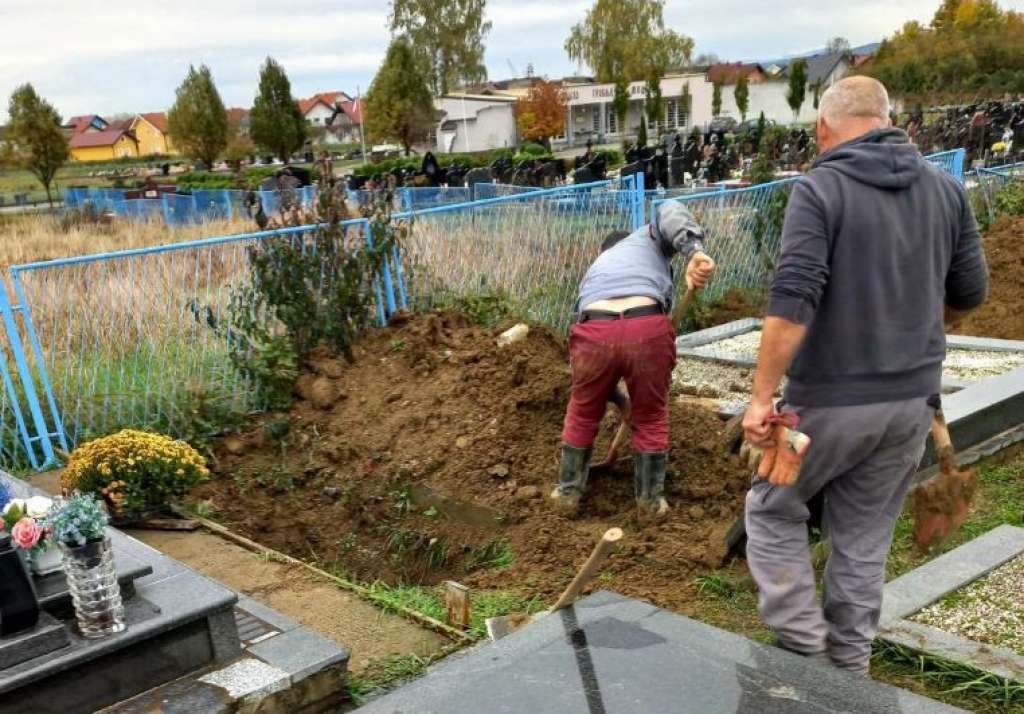 U opštini Modriča ekshumirani posmrtni ostaci dvije žrtve proteklog ...