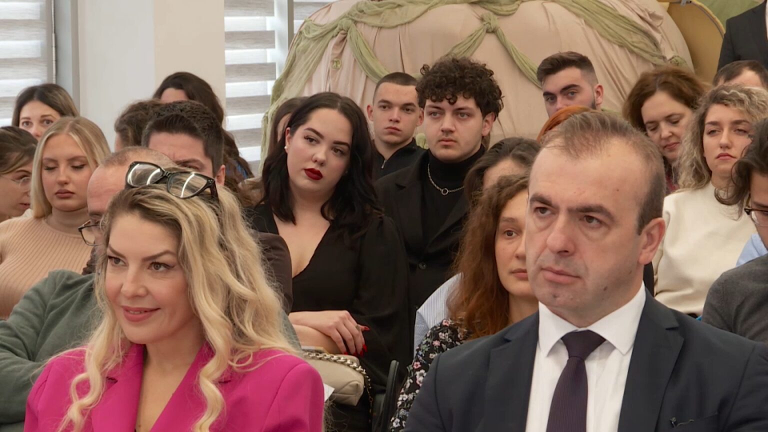 Prezentovana "Strategija prema mladima": Prvi put učestvovali i mladi ...