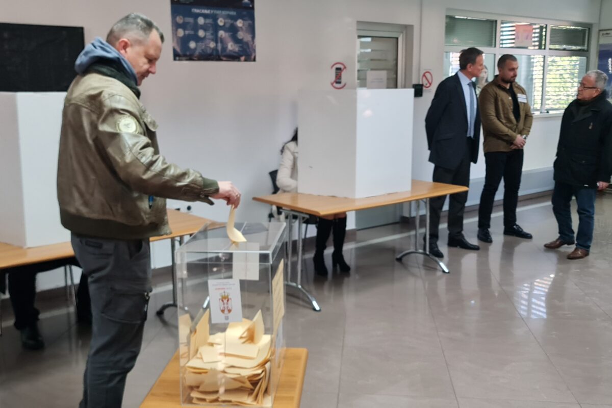 Gužva na biralištima u Banjaluci: "Oni koji nam spore pravo glasa u ...