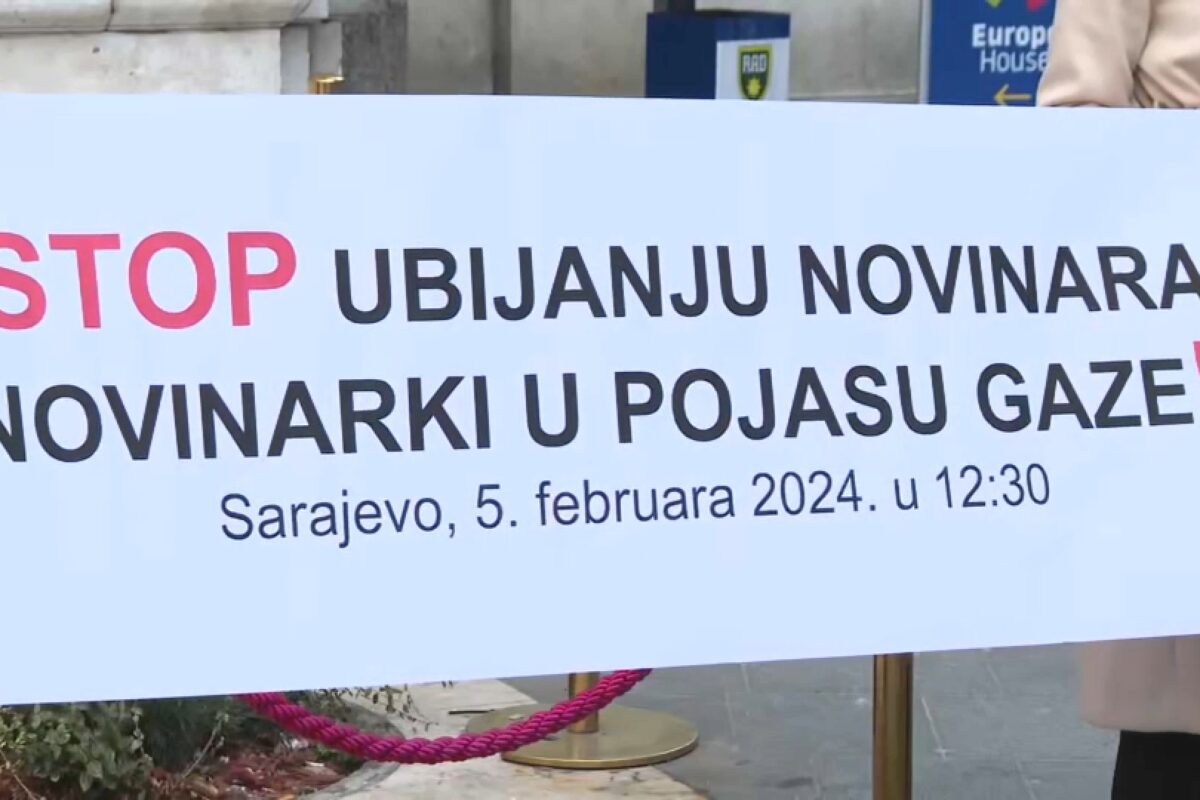 (VIDEO) Novinari u nekoliko bh. gradova pale svijeće za ubijene kolege ...