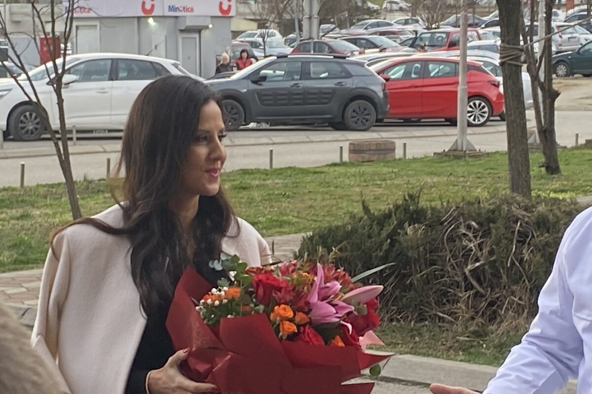 Prva dama Srbije posjetila UKC RS, a potom donirala inkubator Klinici za ginekologiju - N1