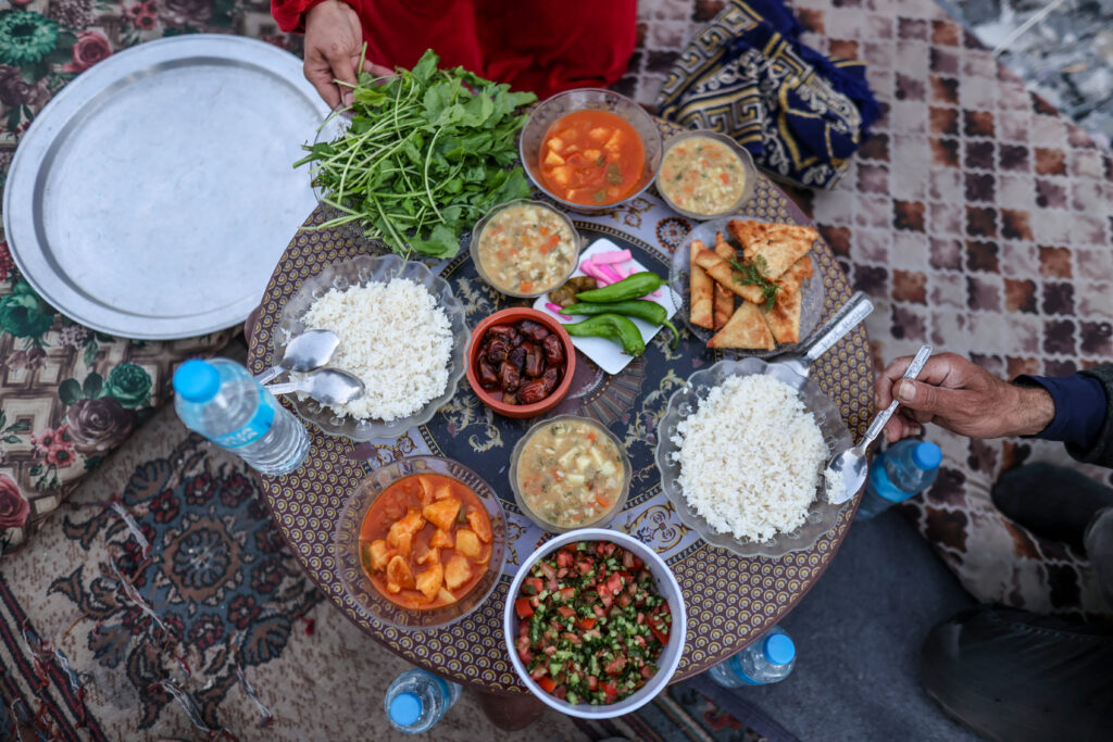 Ramazanski post i pravilno konzumiranje hrane: Hitna pomoć u Novom ...