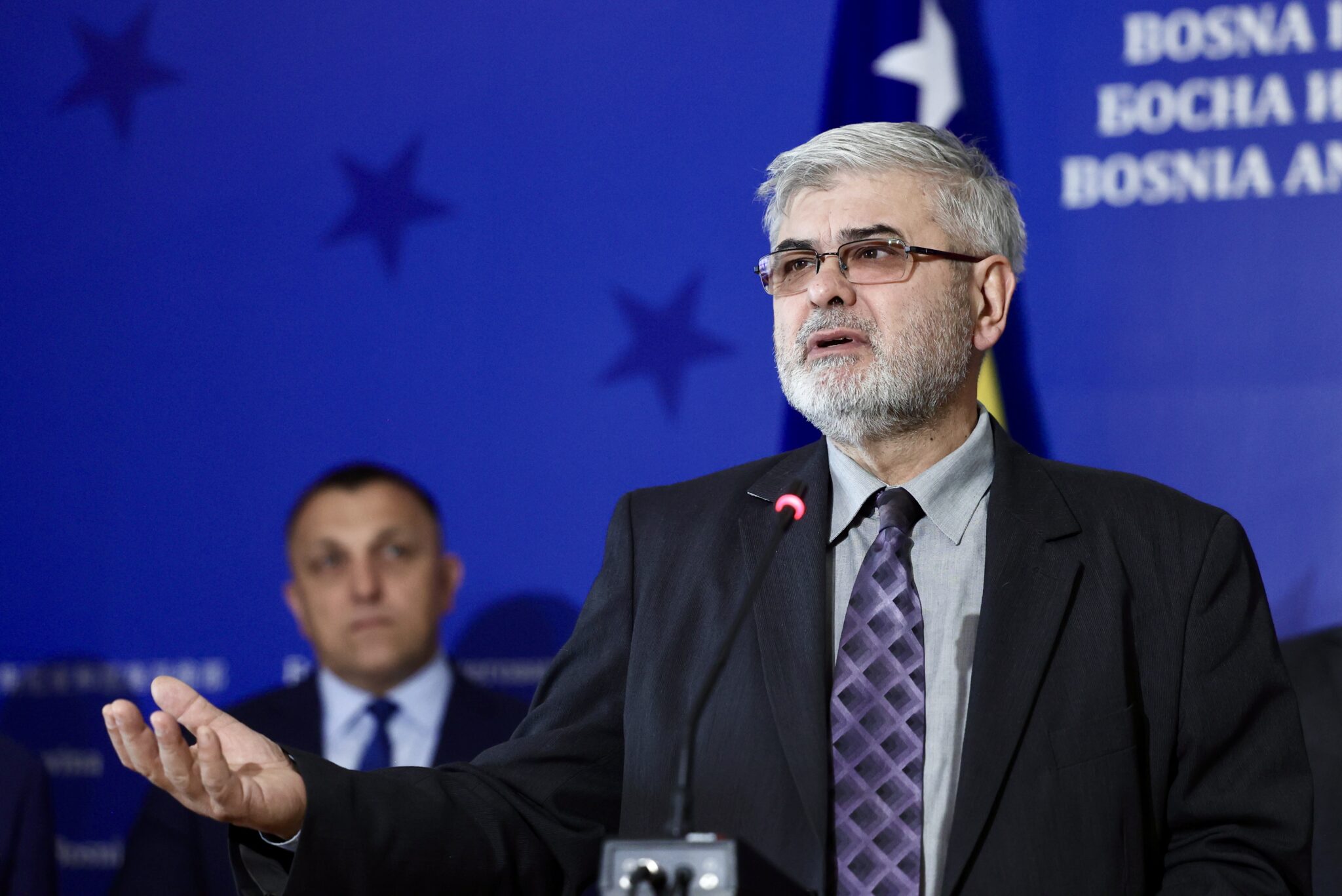 Amor Mašović: Srbija treba da se distancira od šačice ratnih zločinaca ...