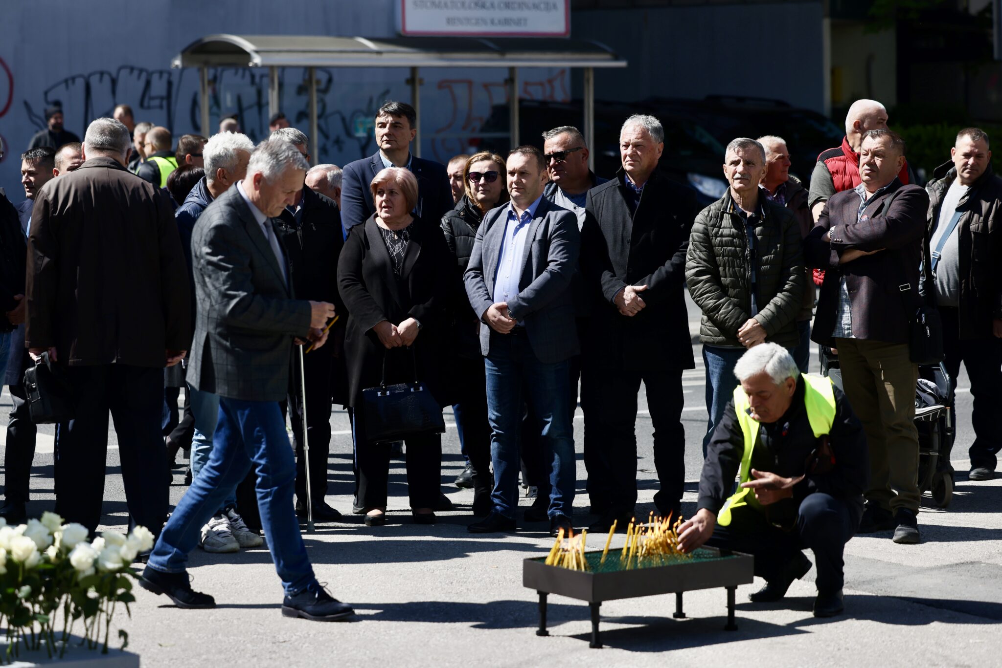 Delegacije RS odale počast ubijenim pripadnicima JNA u bivšoj ...