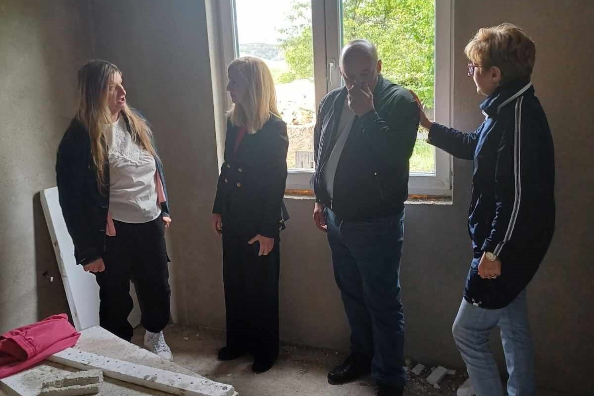 (FOTO) Jurišić razgovarala sa povratnikom u Gacku: Bio bi dobar znak da ...