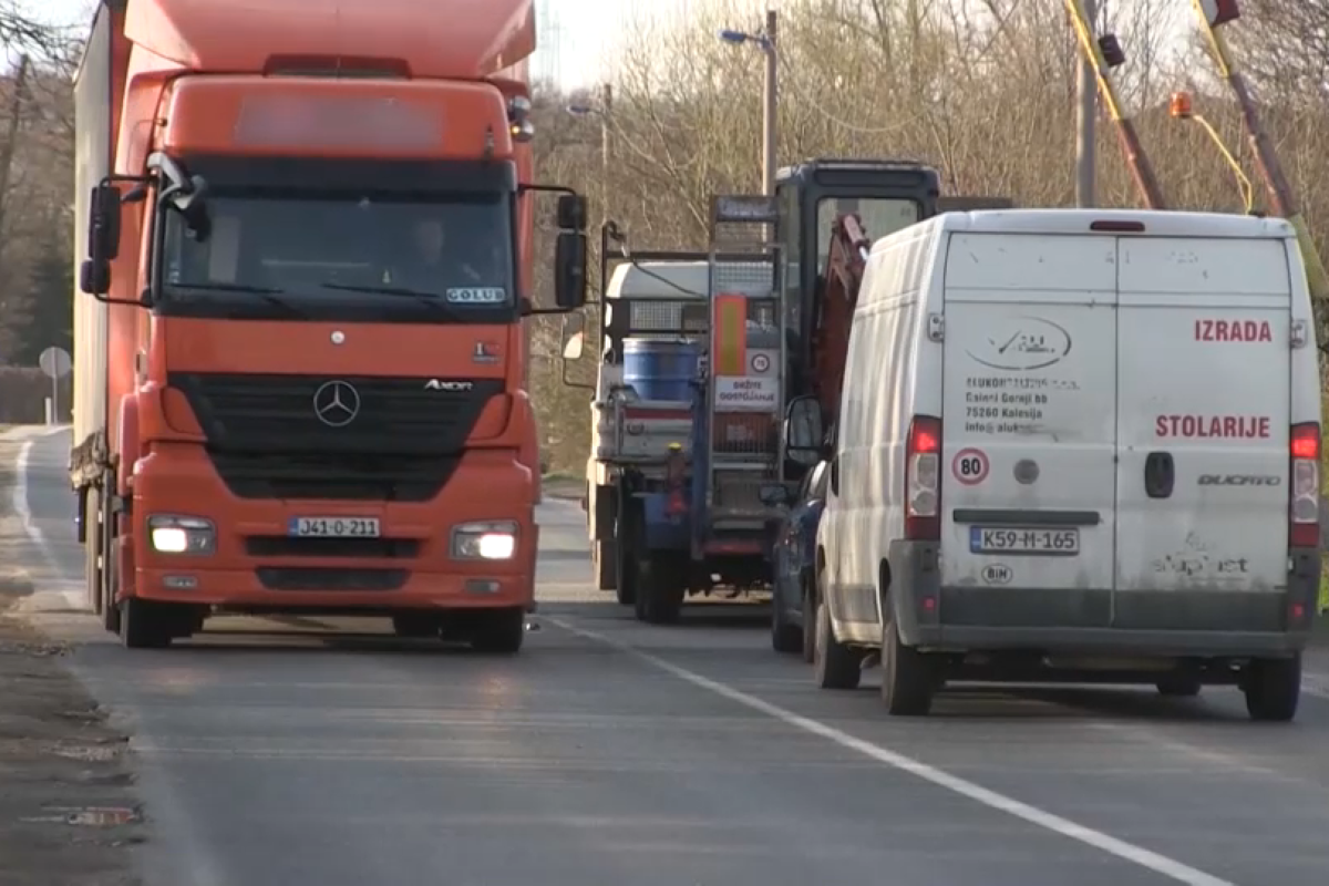 BIHAMK: Mokre i klizave ceste u BiH, česti odroni na pojedinim ...