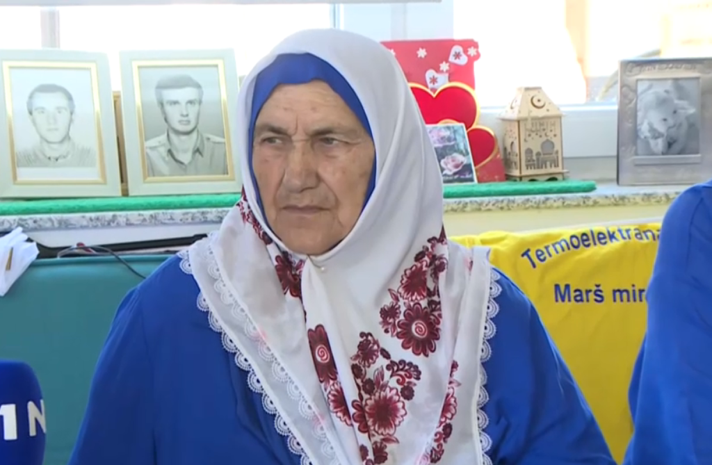 Šuhra Malić dijelila bombone i cigare učesnicima Marša mira: Plakala ...