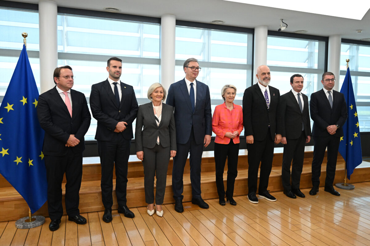 European Commission President Ursula von der Leyen hosts working lunch ...