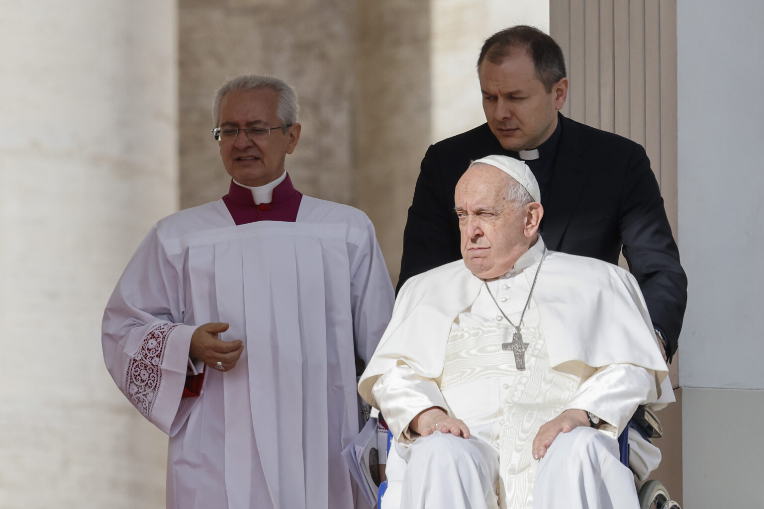 Papa bio na rubu smrti, doktori zamalo prekinuli liječenje - N1