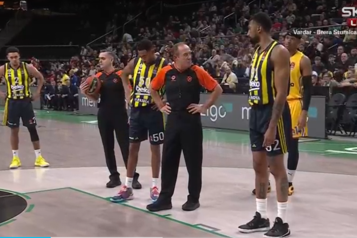 Bizarna scena i prekid u Euroligi: Ovaj problem nikada nismo vidjeli (VIDEO) - N1