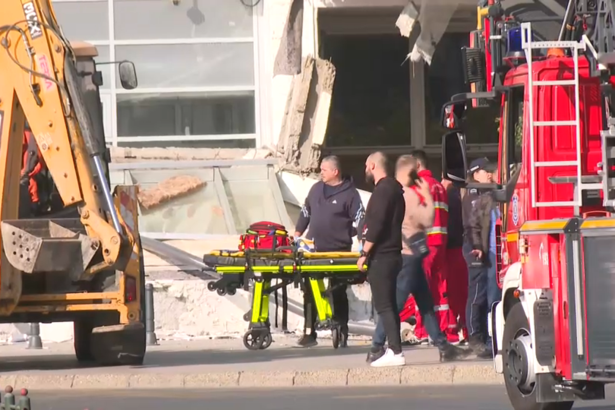 Canopy collapses at Novi Sad train station - N1