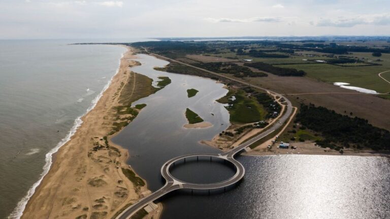 Najneobičniji most na svijetu: Vozi se u krug, a mnogima nije jasno ...