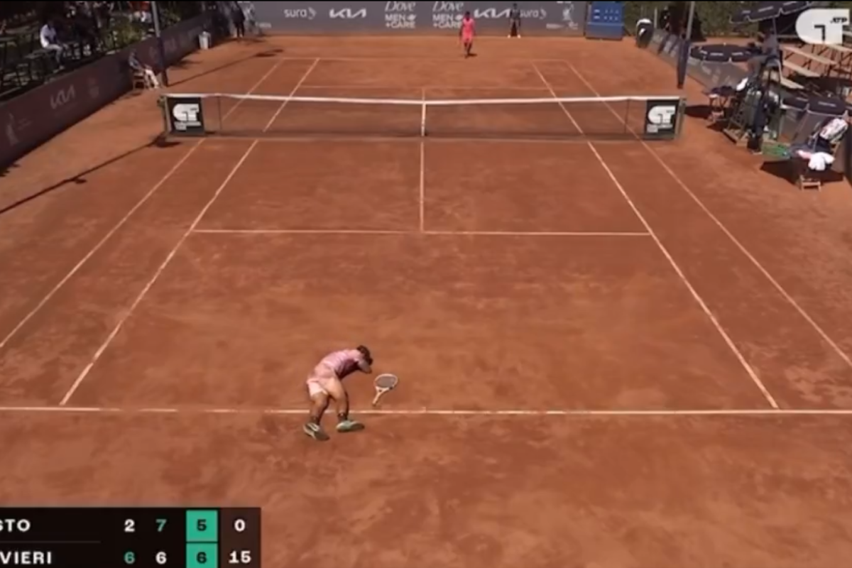 Užasne scene iz Čilea: Teniser se srušio na terenu (VIDEO) - N1